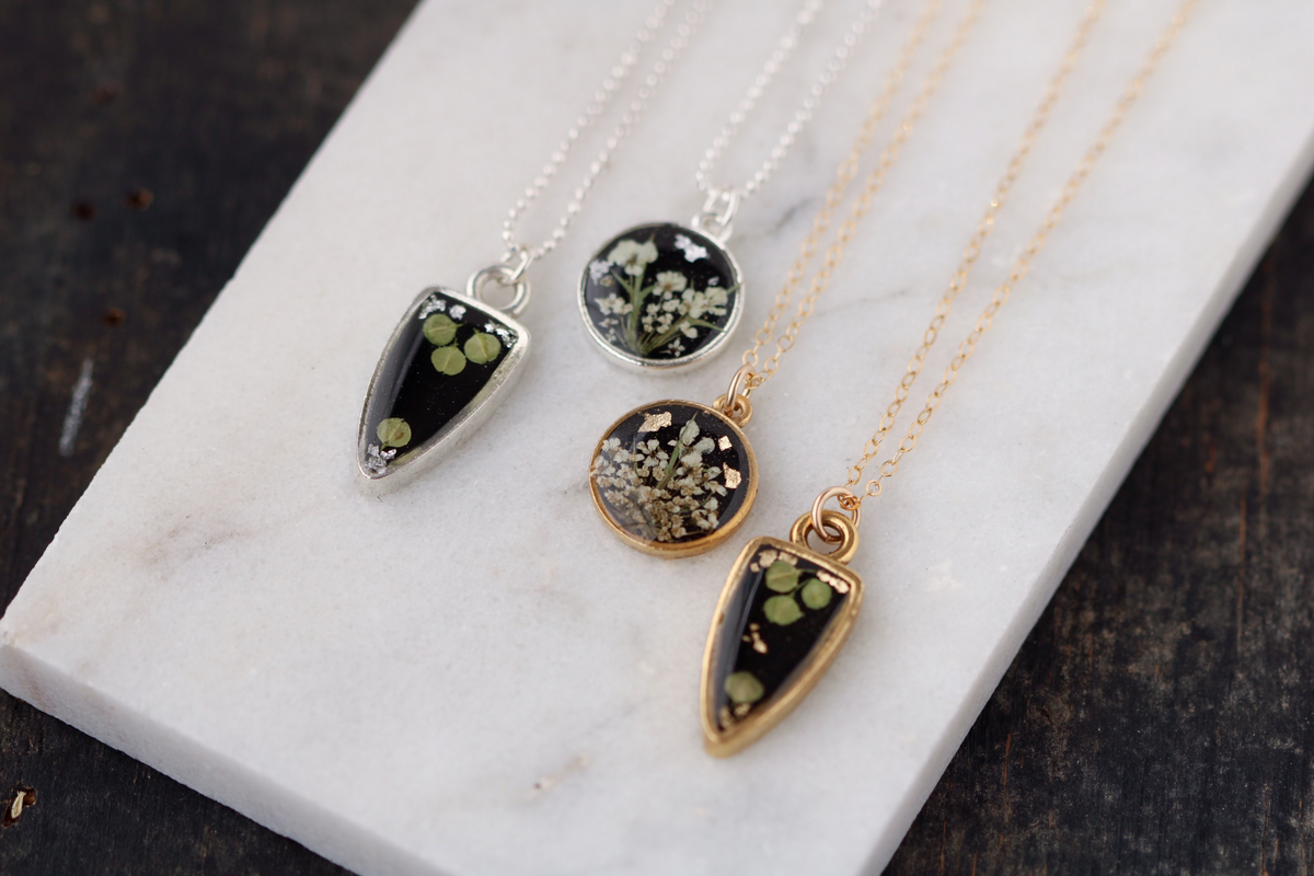 Gold and Black Arrowhead Seed Pod Necklace – Rebecca Noel Designs